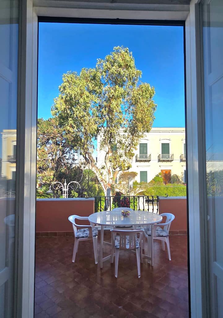 Nel Cuore Di Ischia, A Due Passi Dal Mare - Ischia