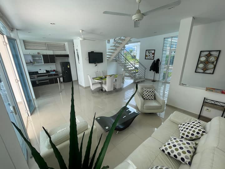 Villa Moderna De Lujo Con Piscina Privada Chinauta - San Bernardo