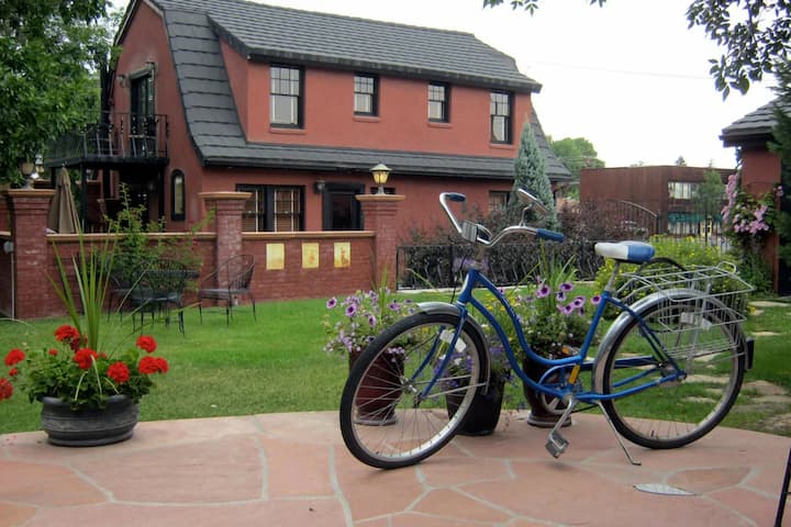 Stylish Stay Near Cody Rodeo & Yellowstone Gateway - Cody, WY