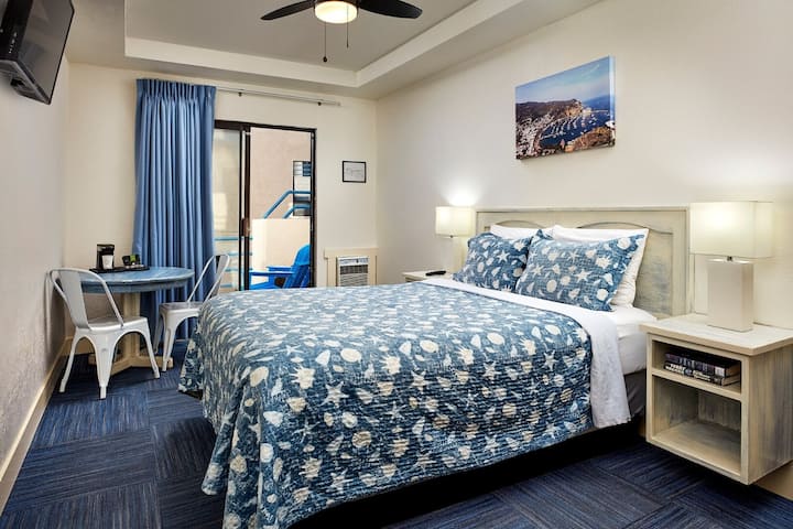 Couples’ Dream Spot With A View And Location - Santa Catalina Island, CA