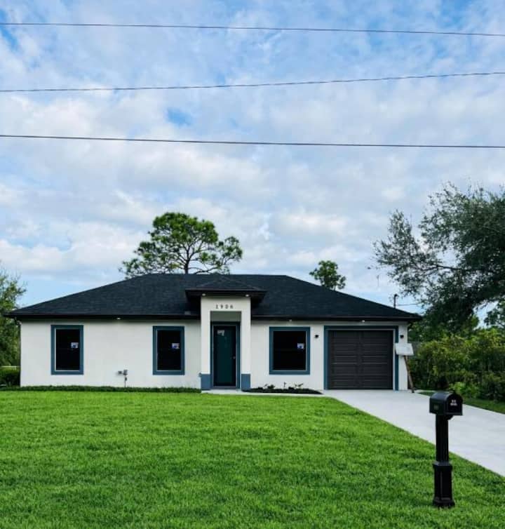 Casa Encanto, Tu Hogar Lejos De Casa - Lehigh Acres, FL