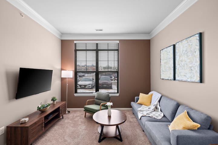 New Suite | King Bed + Private Parking | Pool/gym - 聖路易斯