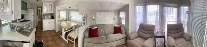 Modern Cozy Park Model Home - Miramar, FL