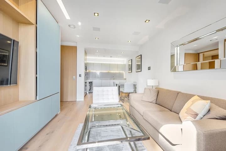 Ultra-modern Flat, Steps From Iconic Tower Bridge - London