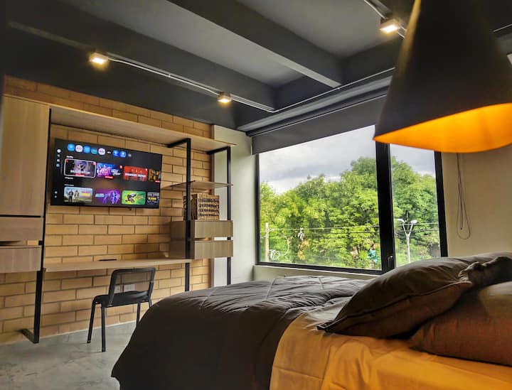 Warm Haven With Stocked Kitchen • Wifi And A/c - Medellín, Colombia