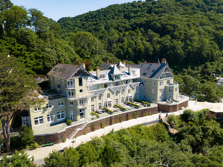 Clifftop Edge | Light-filled 2-bed | Valley Views - Lynton