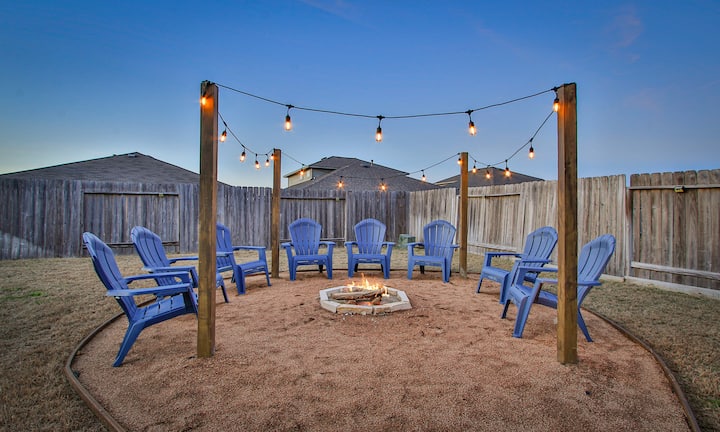 Family Fun House With Arcade & Outdoor Theatre - Spring