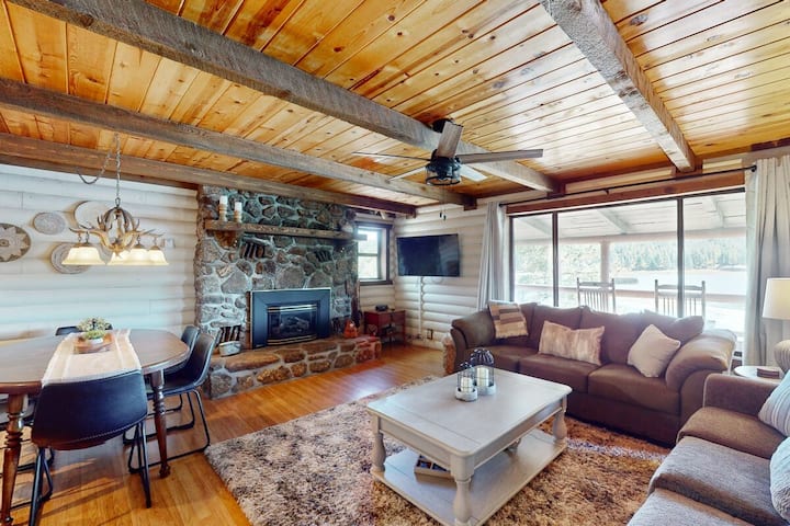 2br Cabin With Lake Views, Bbq, Gas Fireplace - Munds Park, AZ