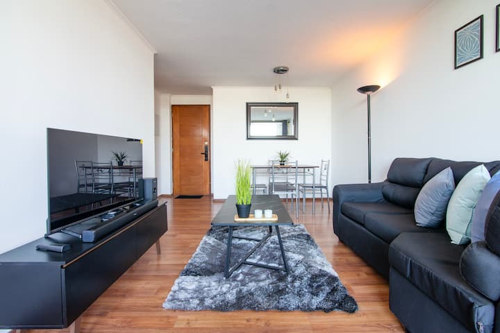 Depto. Familiar Cerca Al Metro Con Estacionamiento - El Bosque, Chile