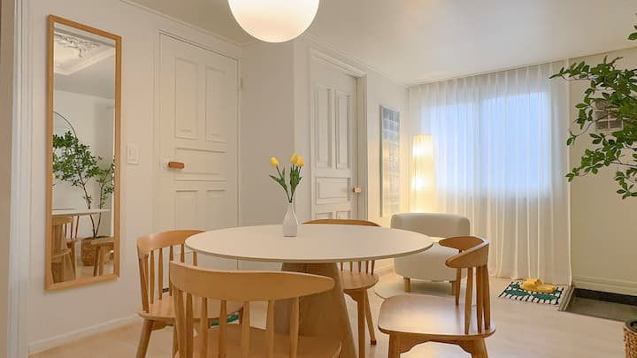 [옐로우스테이]조용하고 쾌적한 5인 감성숙소|안암역 9분|동대문|고려대|가족|친구|장기숙박 - Seúl