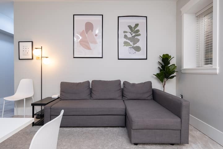 Modern Comfort 2br In Delta | Near Transit & Shops - Delta