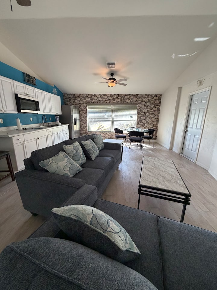 Amazing Living Space/ Lehigh - Lehigh Acres, FL