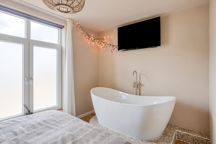 Romantische Jacuzzi-suite In Het Centrum. - Woerden