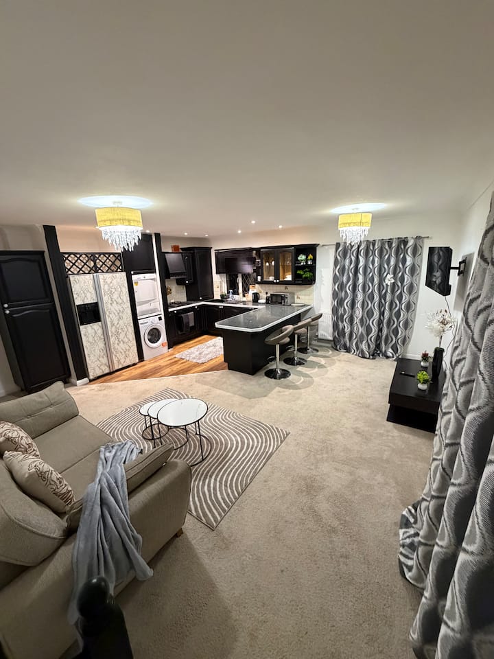Modern 2-bed | Burnham High Street - Beaconsfield