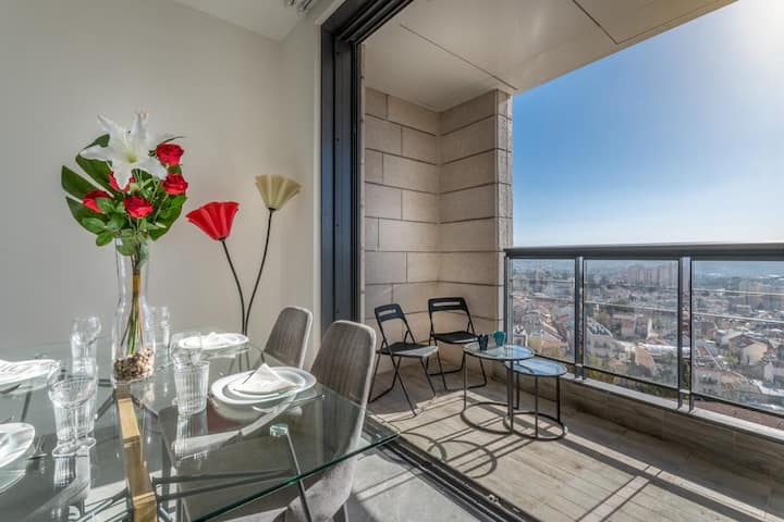 J-tower/mahane Yehuda - Sleeps 6 - Free Parking - 예루살렘