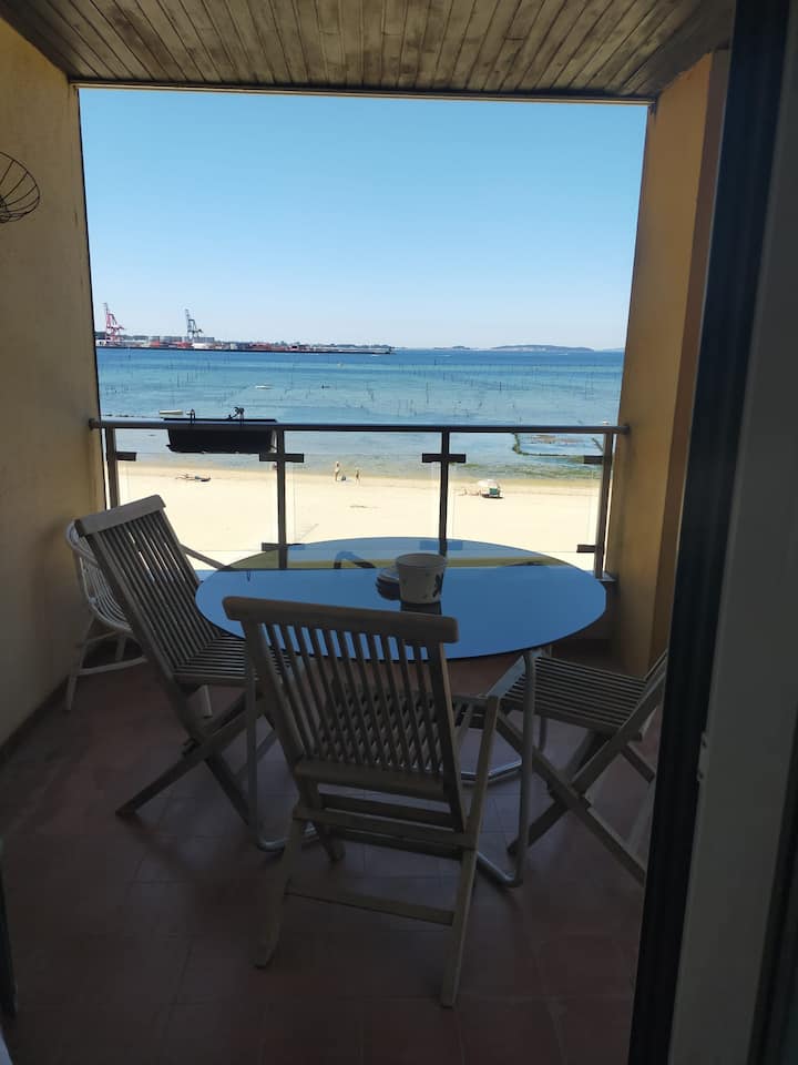 Piso En Primera Línea De Playa - Vilagarcía de Arousa