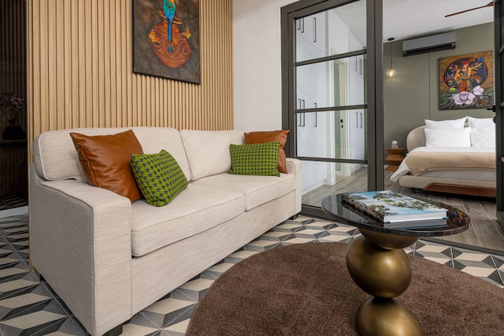 Luxury Balcony Stays + Pool Casco Viejo - Panama City