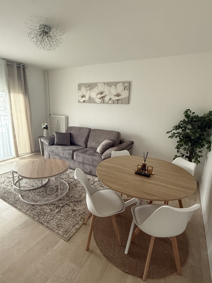 *Deux Pièces Moderne Avec Balcon Et Vue Dégagée* - Niza