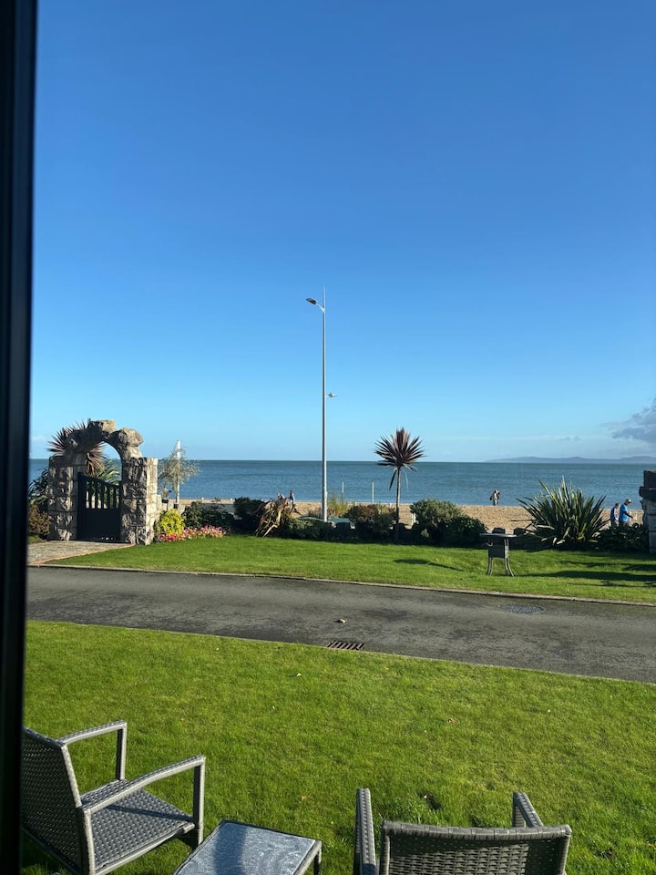 Seaside Escape On The Rhos-on-sea Beachfront. - Rhos on Sea