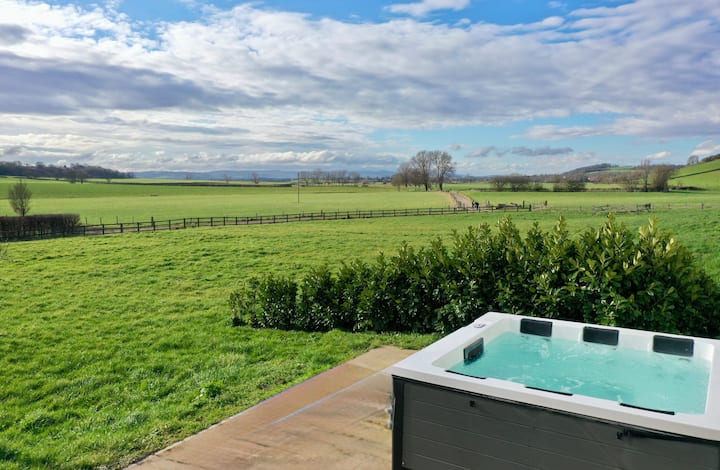 Countryside Retreat With Hot Tub & Stunning Views - Bridgwater