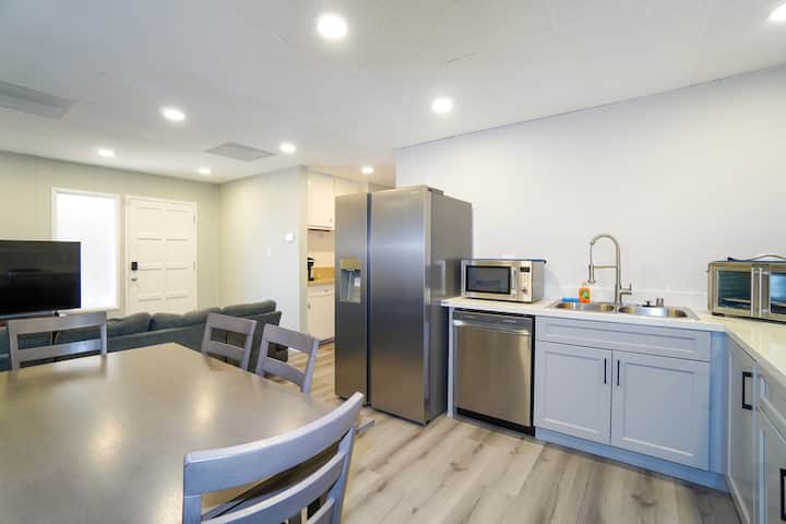 220 Spacious Family Suite By Downtown Concord - Pittsburg, CA