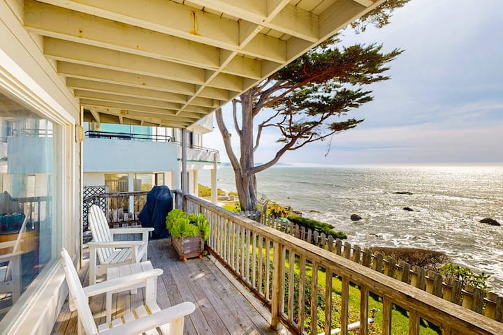 3br Oceanfront Home | Fireplace | Balcony - Cayucos, CA