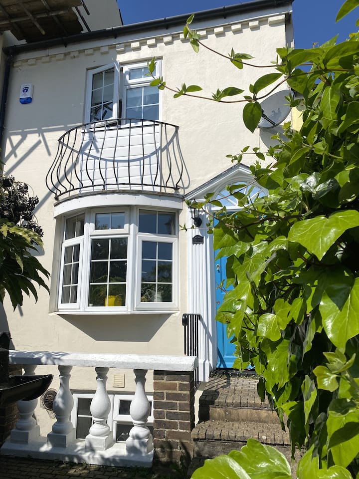 Central Brighton Oasis, Parking Included - Brighton Marina