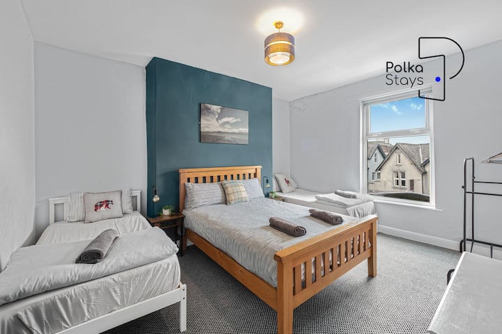 Large Central Blackpool Penthouse By Polkagroup - Blackpool