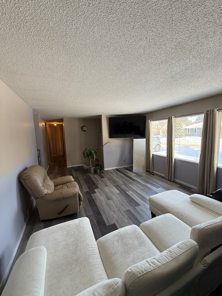 Spacious 3br Home • 1.5 Baths • Entire House - North Battleford