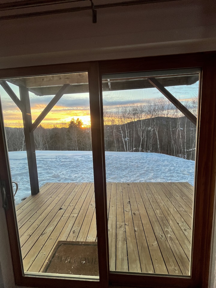 Cozy Bear Den On The Summit - New Hampshire