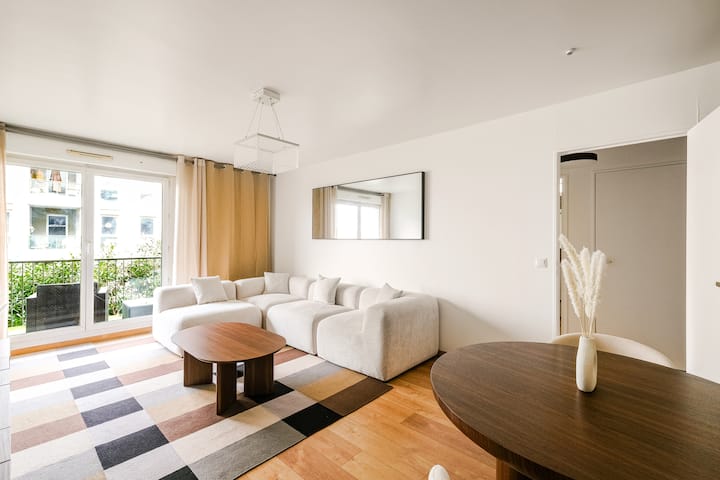 Cocon Moderne Avec Balcon Près Du Stade De France - 생드니