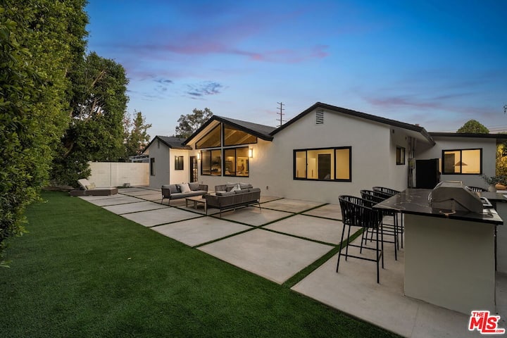 Executive 4br/4ba Home Near Universal Studios - Los Angeles, CA