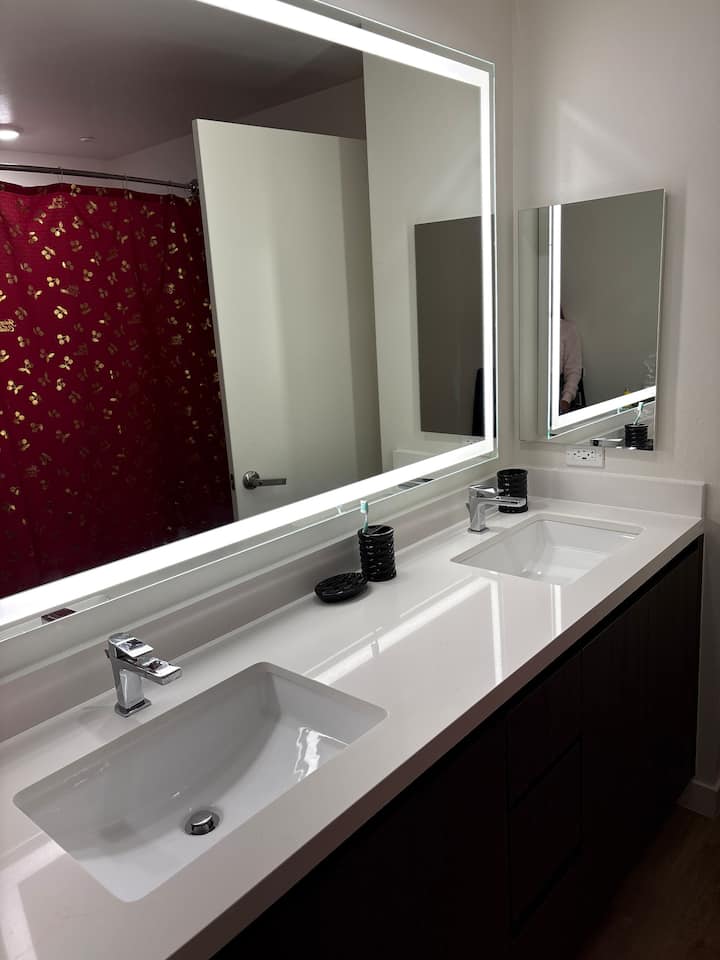 Little Chill Down Town Azusa Apartment Home - Azusa, CA