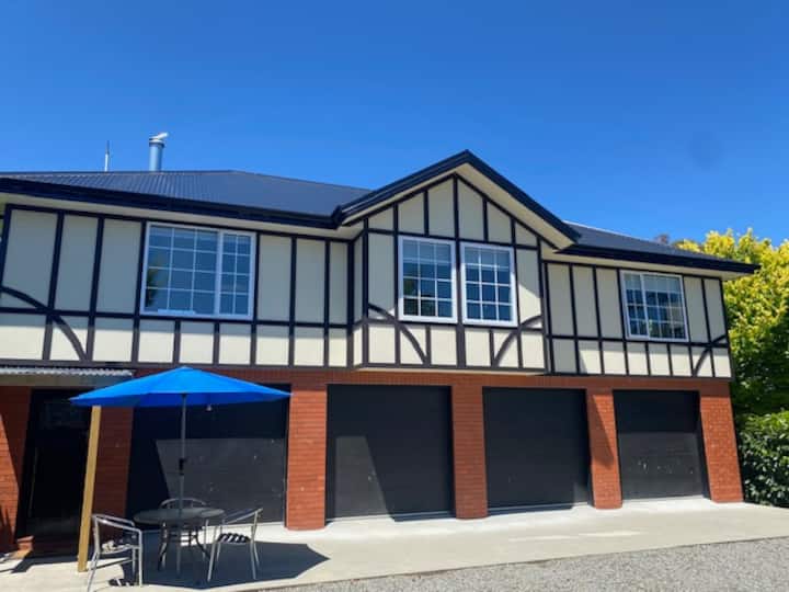 Biggin Hill Vineyard Retreat - Renwick