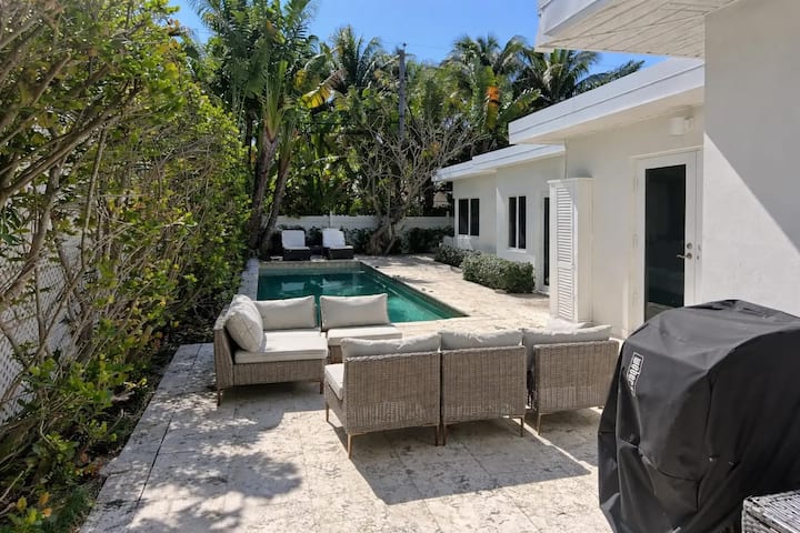 Cozy Coastal Oasis W/pool Near Beaches & Downtown - West Palm Beach, FL