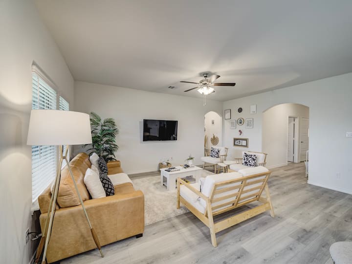 Modern 3br Home W/ Pool Near Dining & Shops - BarnHill Vineyard, Anna