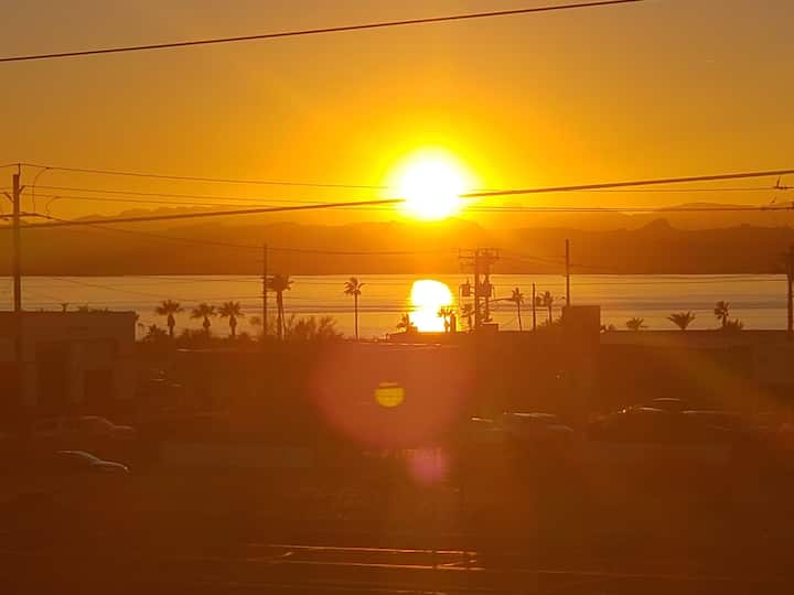 Lake Havasu Condo With Lakeview - レイクハバスシティ, AZ