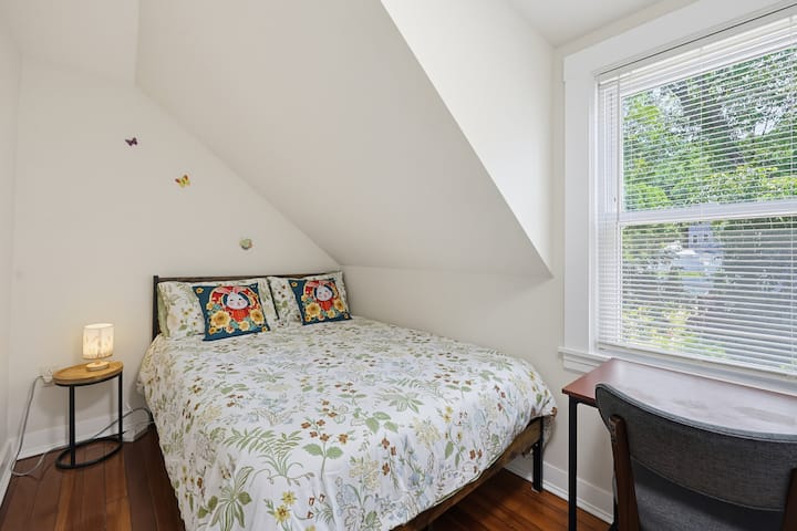 #2 - 1 Full Bed | Near Market Basket & Plaza - Waltham, MA