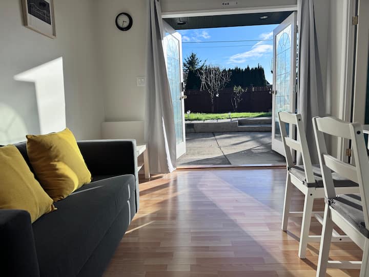 North Shore Family Retreat Suite - North Vancouver