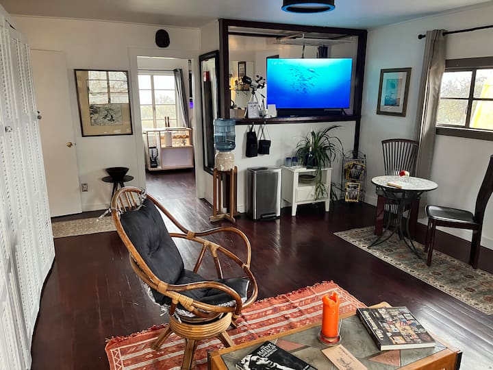 Rural Hilltop Gem, 360 Views - Mammoth, AZ