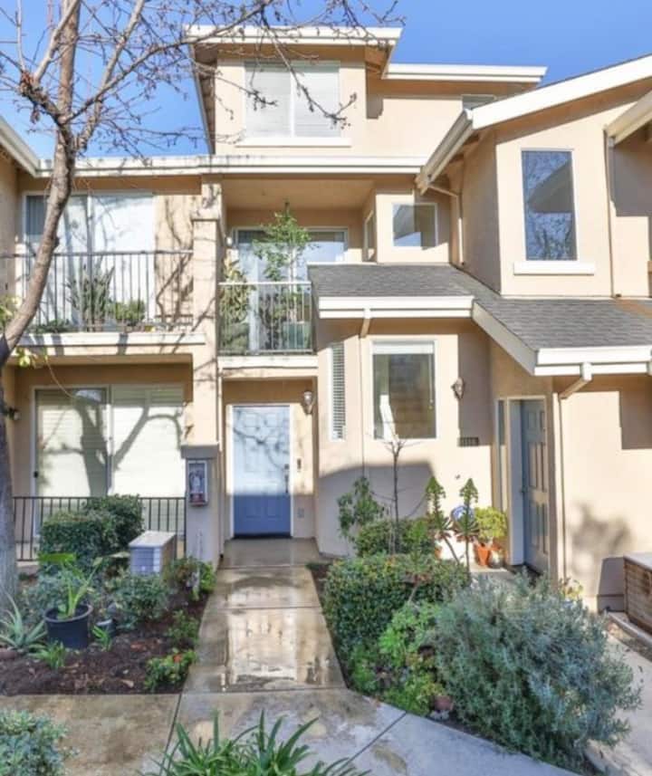 Cozy 1br Home With Fireplace, Garage, Pool Access! - Morgan Hill, CA