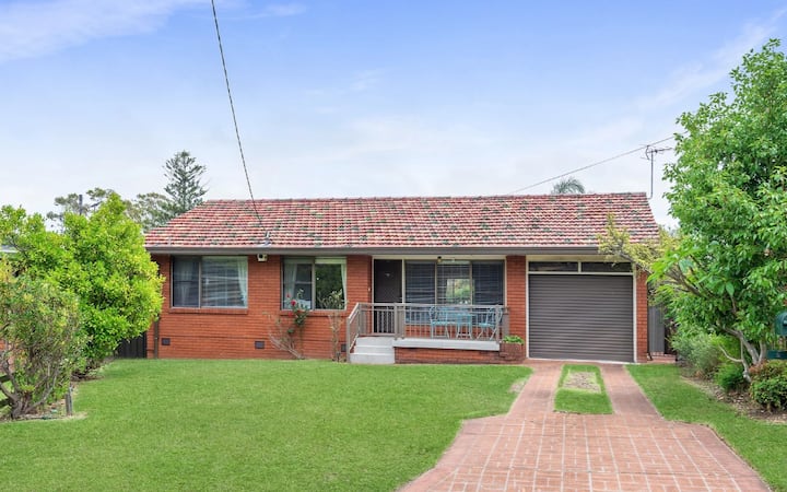 Family-friendly Home In A Quiet Peakhurst Nsw - Sydney