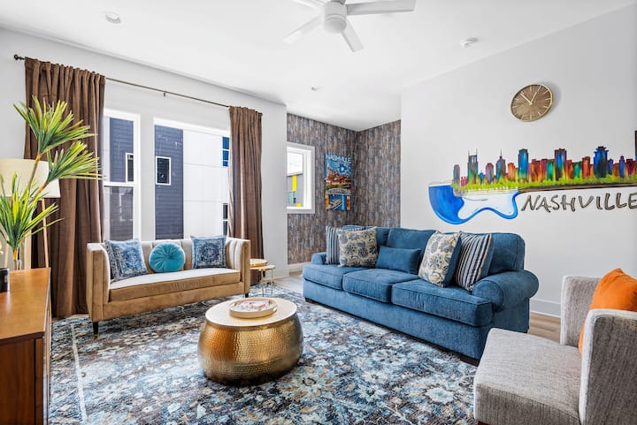 Stunning 3bd/3.5ba In East! Garage! - Nashville, TN