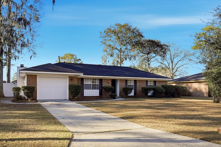 Secret Savannah Hideaway - Savannah