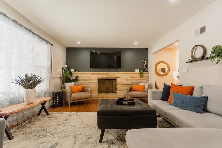 Ward Parkway Estate- Lux Ranch-walkability-30 Day - Kansas City, MO