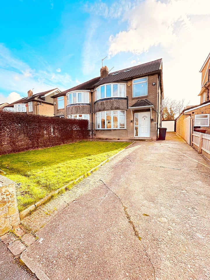 Comfy 5 Bdr Contractor Haven - Free Parking & Wifi - Leeds