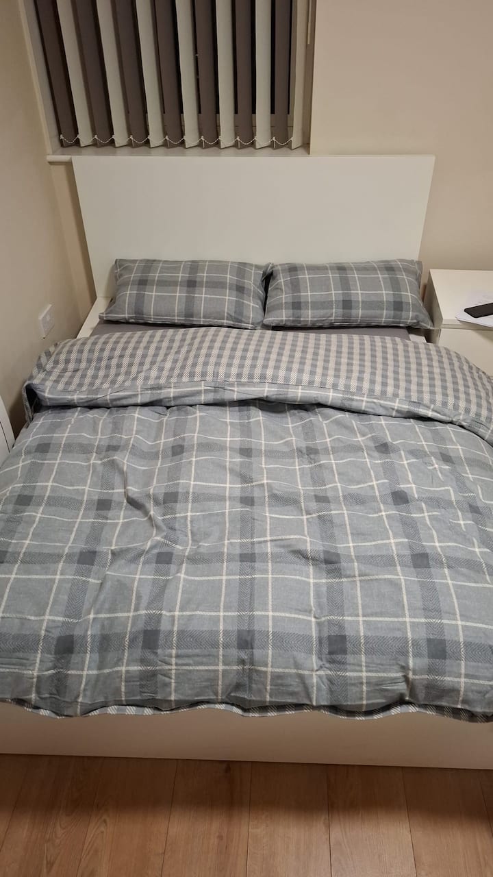 Studio Apartment - Northampton, UK