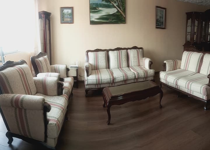 Departamento Con Lavandería A 5 Minutos Del Centro - Cuenca