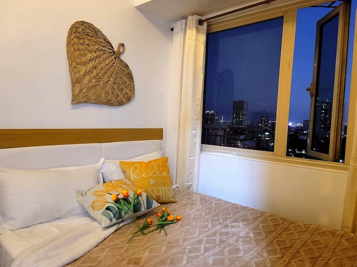 Skyline View, Cozy Balcony | Pool Nr Picc/wtc - Manila