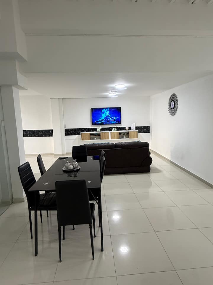 Encantadora Casa La Flora 5 Habitaciones 1 Piso - Cali